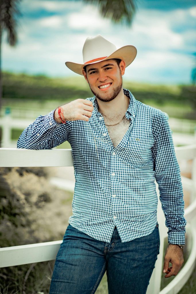 Tony Elizondo anuncia su salida de Calibre 50 y anuncia su carrera como ...